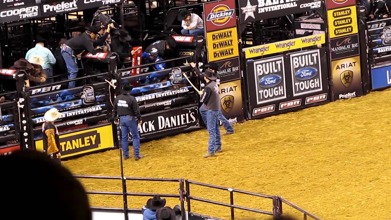 PBR-BALTIMORE CHAMPIONSHIP ROUND RYAN DIRTEATER - YouTube
