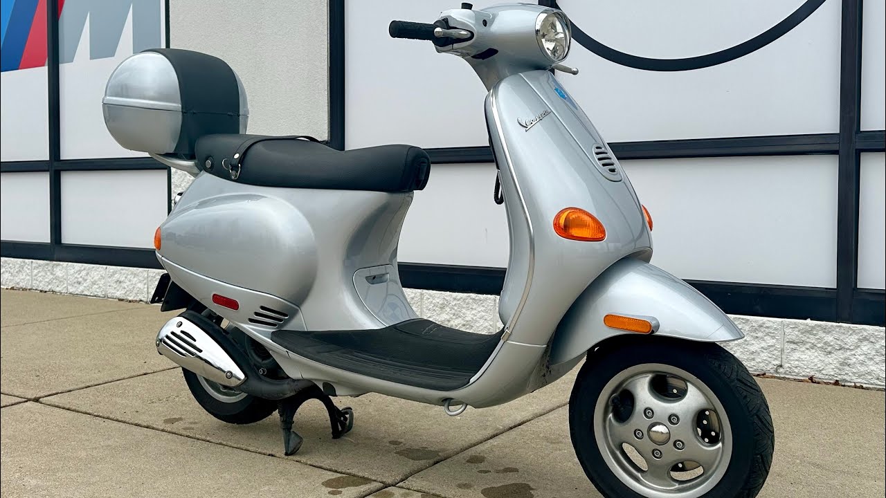 Walk Around Of A 2005 Vespa Et4 150 Youtube