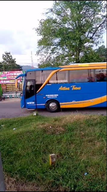 Telolet Om Telolet Om #bus #telolet - YouTube