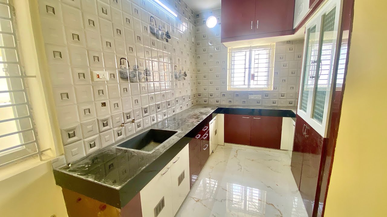 8x16 Size Modular Kitchen Design// Maroon & White Combo Laminate ...