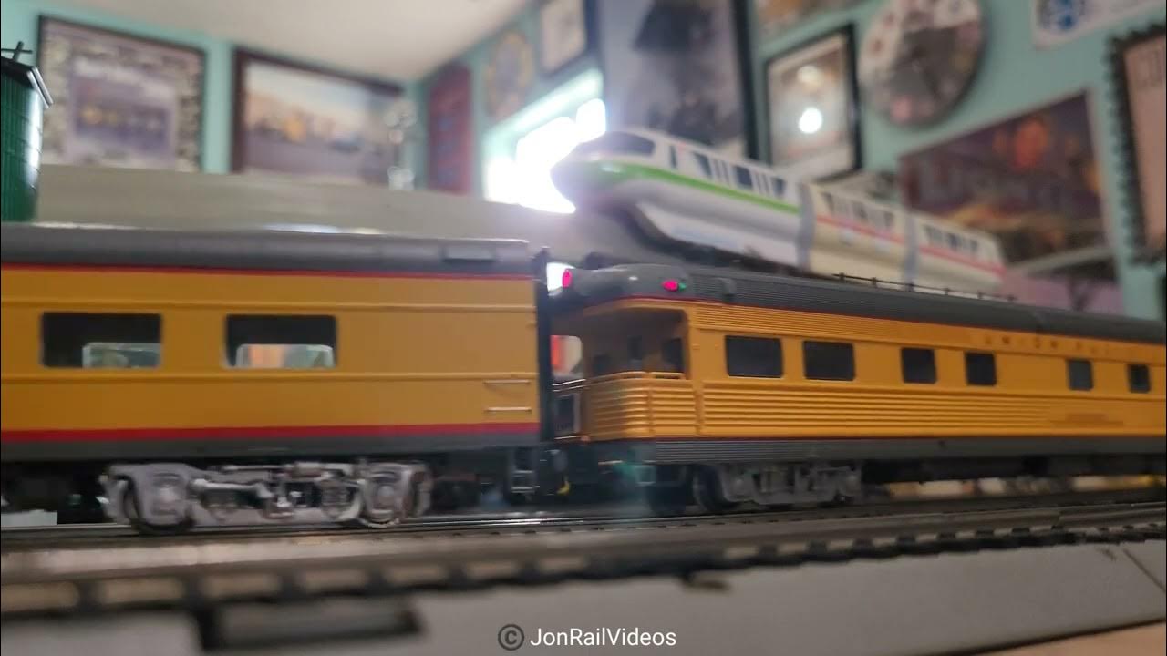 10/27/23 Pre: Ho Scale Union Pacific Biz special 2 led by UP 6913 DDA40X passes Hillside Jct(2 ...