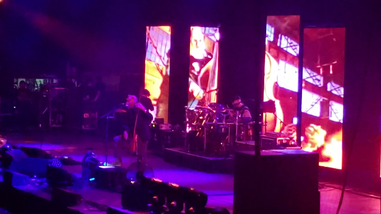 Primus "Mr. Krinkle"(with intro. Song starts at 1:30) live @ Spokane ...