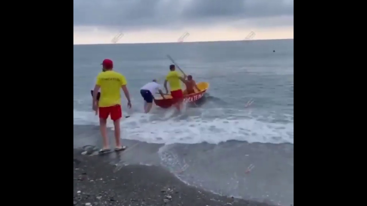Russian Baywatch (русские спасатели) - YouTube