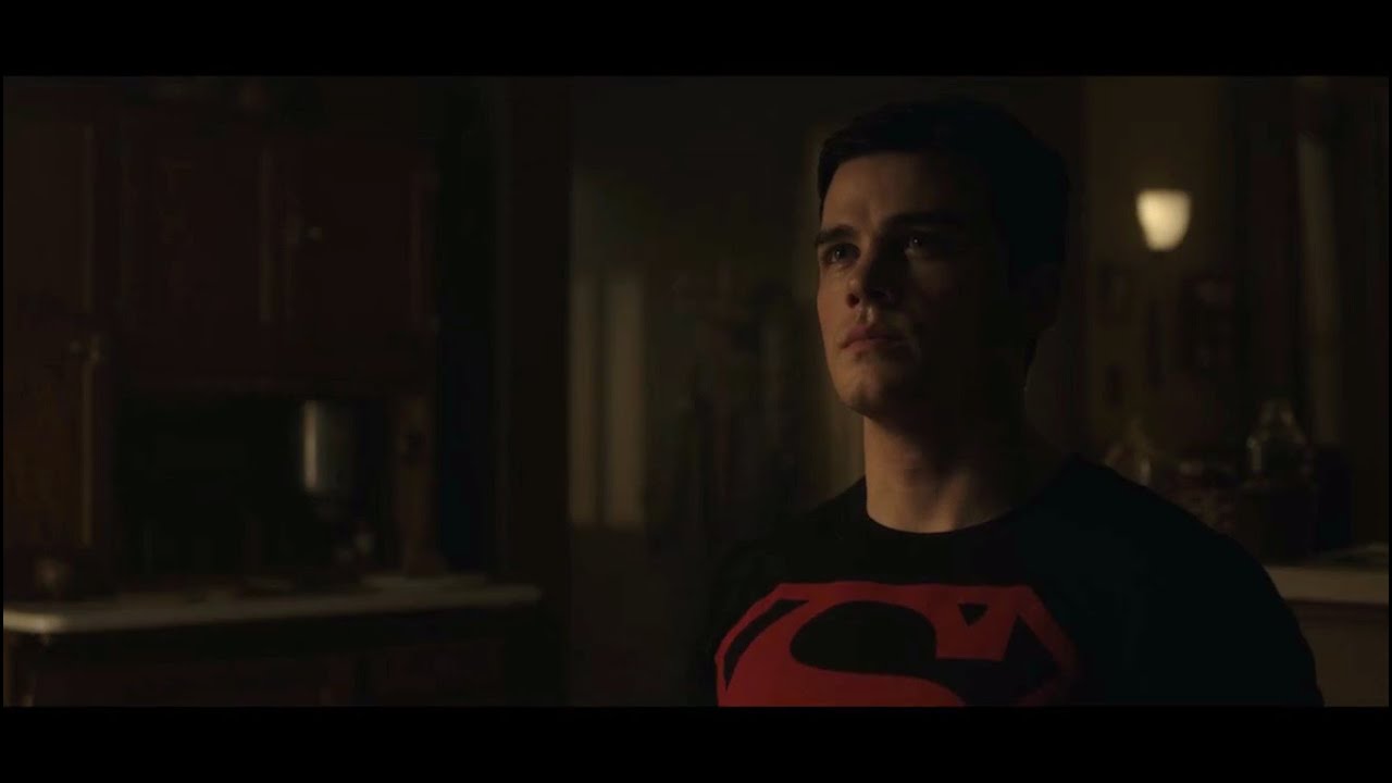 Superboy visita la casa del padre de Lex Luthor - DC TITANS 2X06 - YouTube
