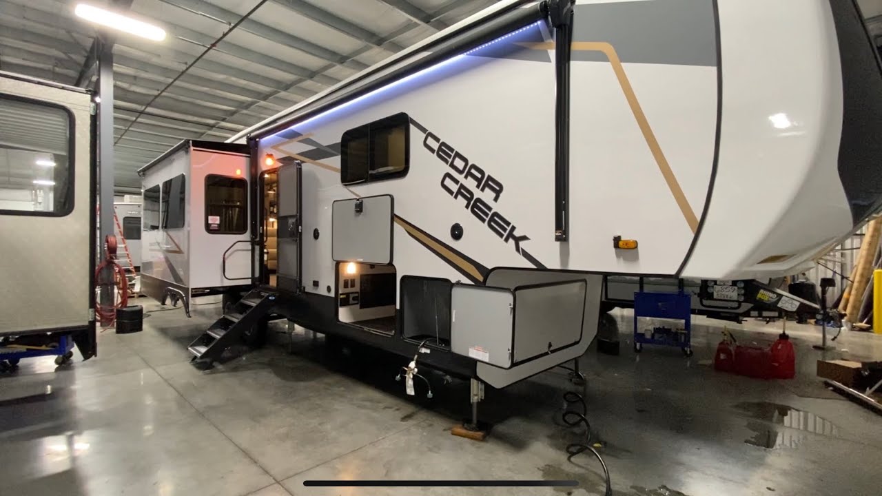 Beautiful Rear Kitchen RV - 2021 Cedar Creek 388RK Tour by Forest River ...