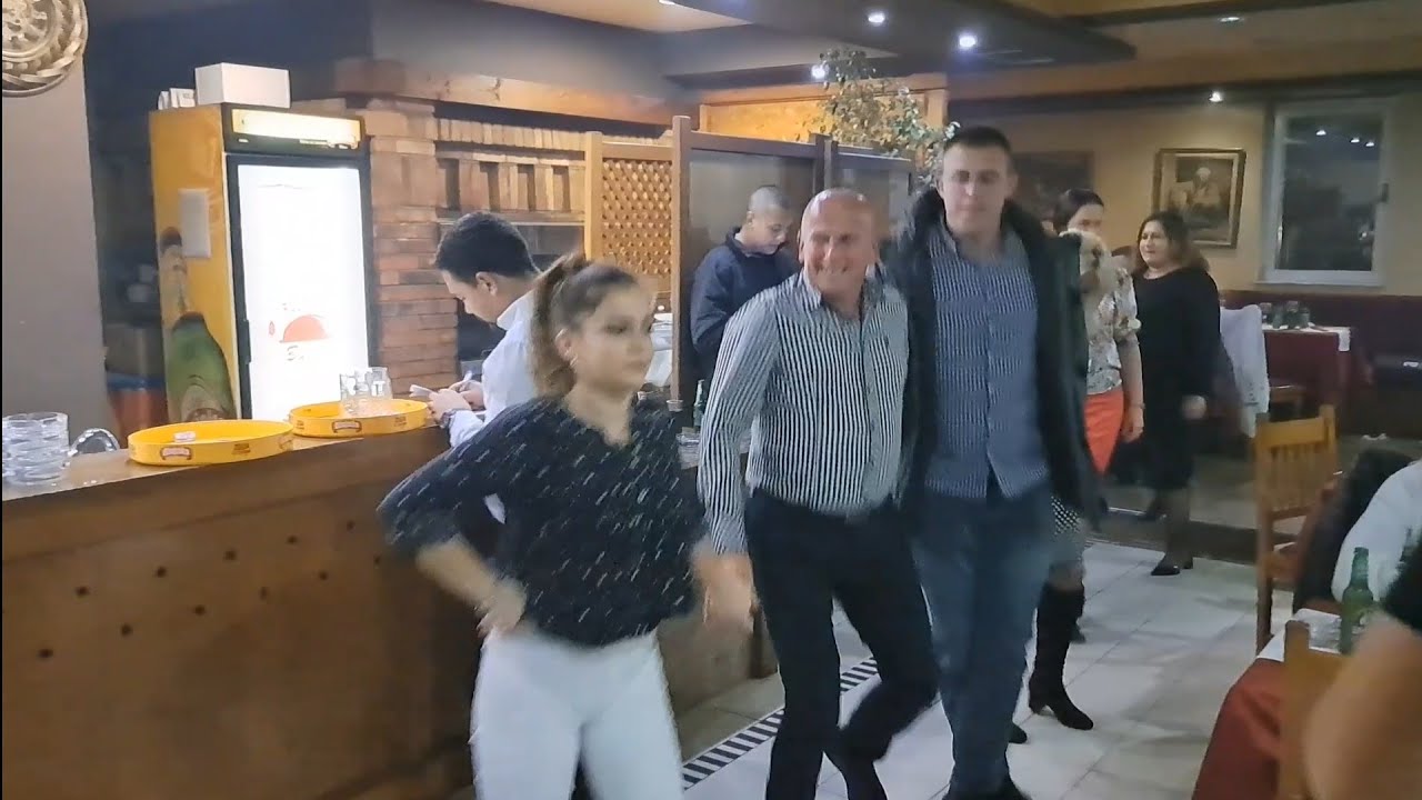 Kolo vodi najljepsa djevojka-muzika "BENJO & HAZE" RESTORAN BULBUL ...