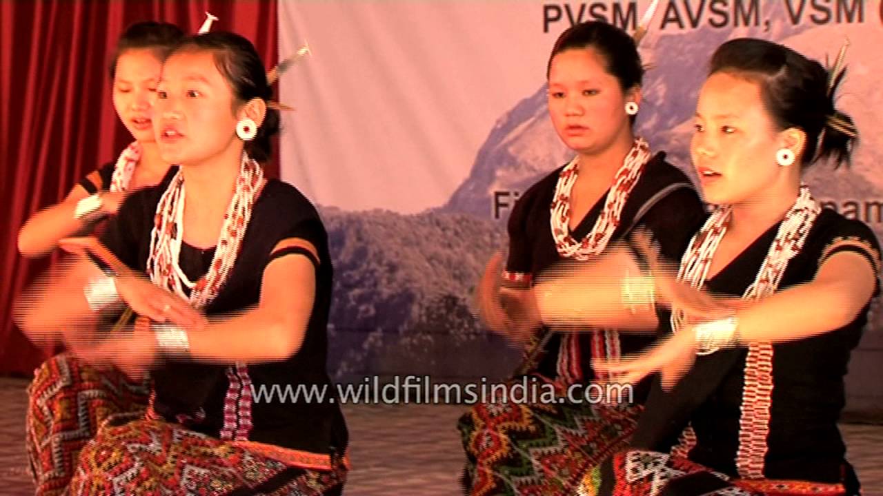 Girls from Idu Mishmi tribe perform during Annual Reh Festival - YouTube