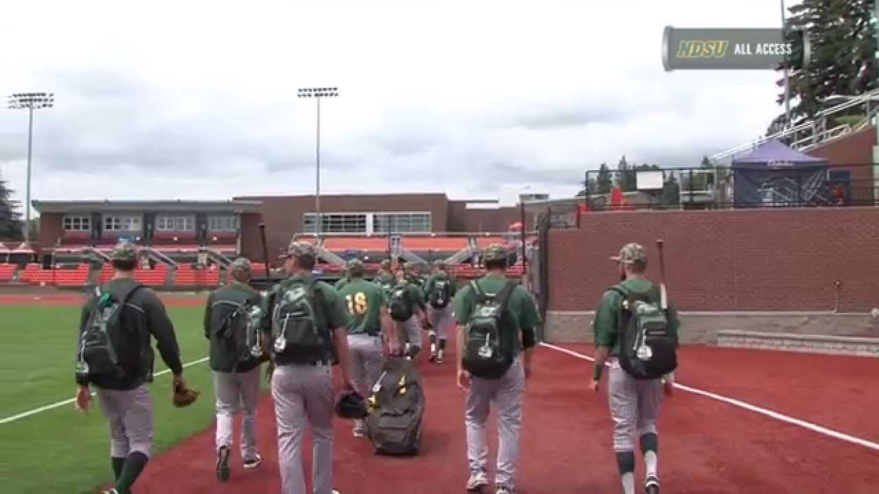 NDSU Baseball Arrives at Oregon State for Practice - YouTube