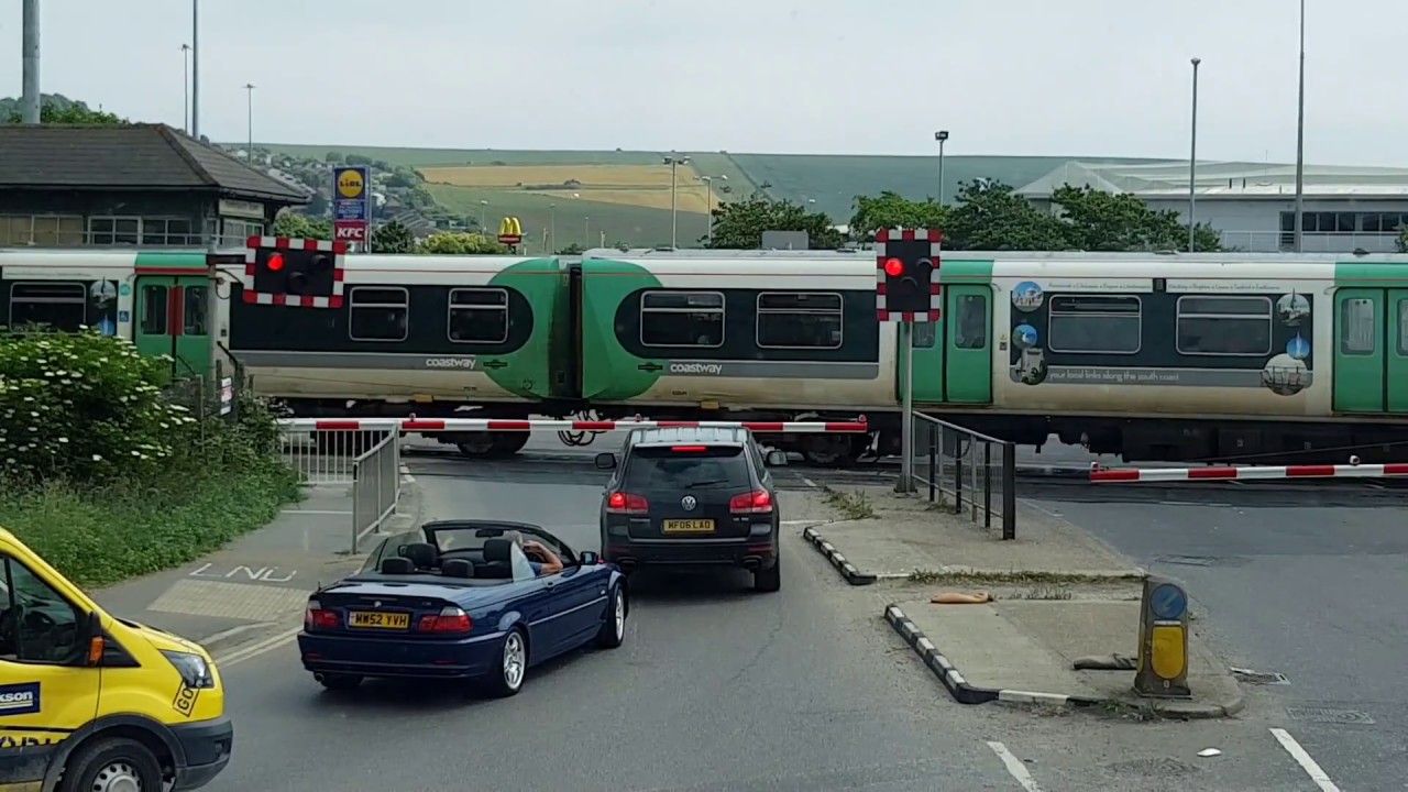 Brighton Coaster Route 12: Saltdean - Seaford - YouTube