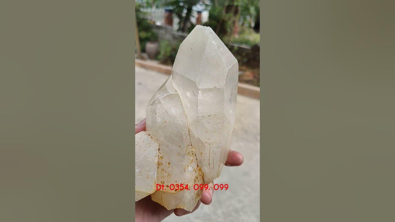Chùm tinh thể thạch anh trắng nguyên bản tự nhiên nặng 1.6kg | giá 1.5tr - YouTube