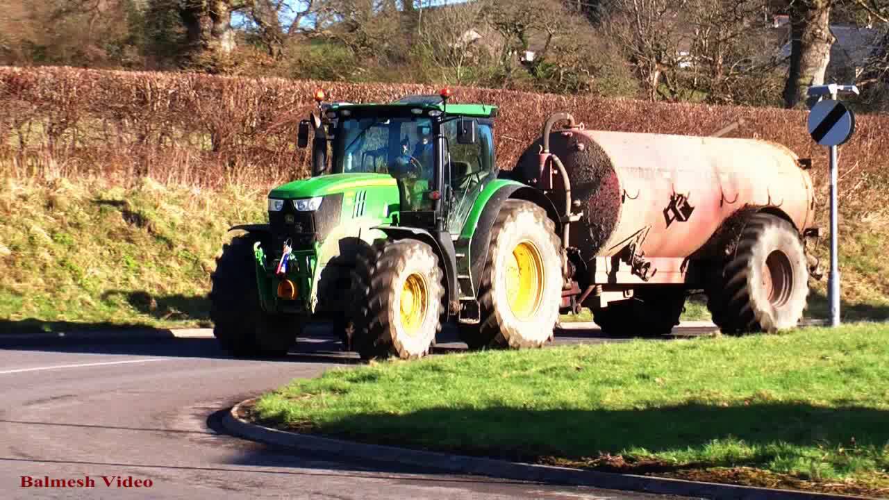 Muck-Spreading with Tank and Pipe. - YouTube
