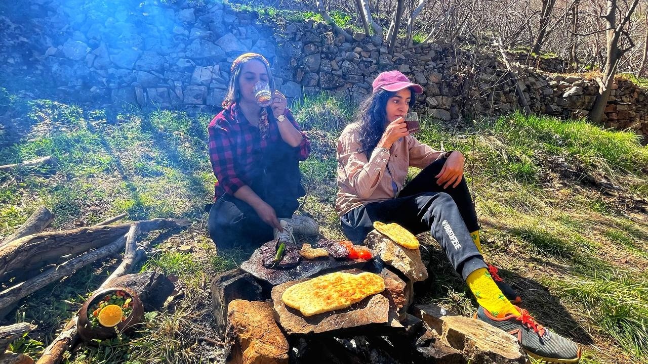 Stone-Fired Steak & Bread: Spring Outdoor Cooking on Hot Rocks - YouTube
