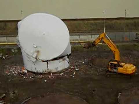 Tank Total Refinery Demolition Ripping - YouTube