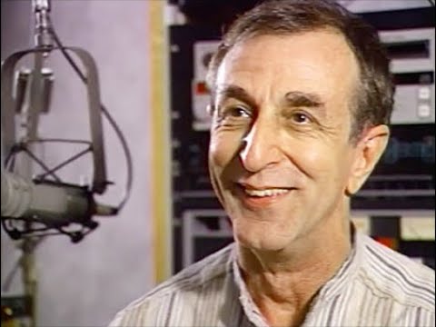 Dominic Massa interviews Robert Mitchell, 1997 - YouTube