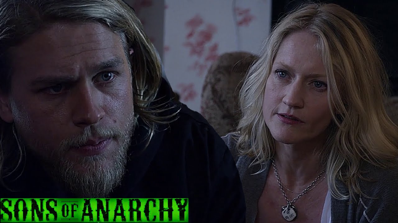 Sons of Anarchy "Maureen erklärt Jax, Gemma und Clay die aktuelle Lage ...