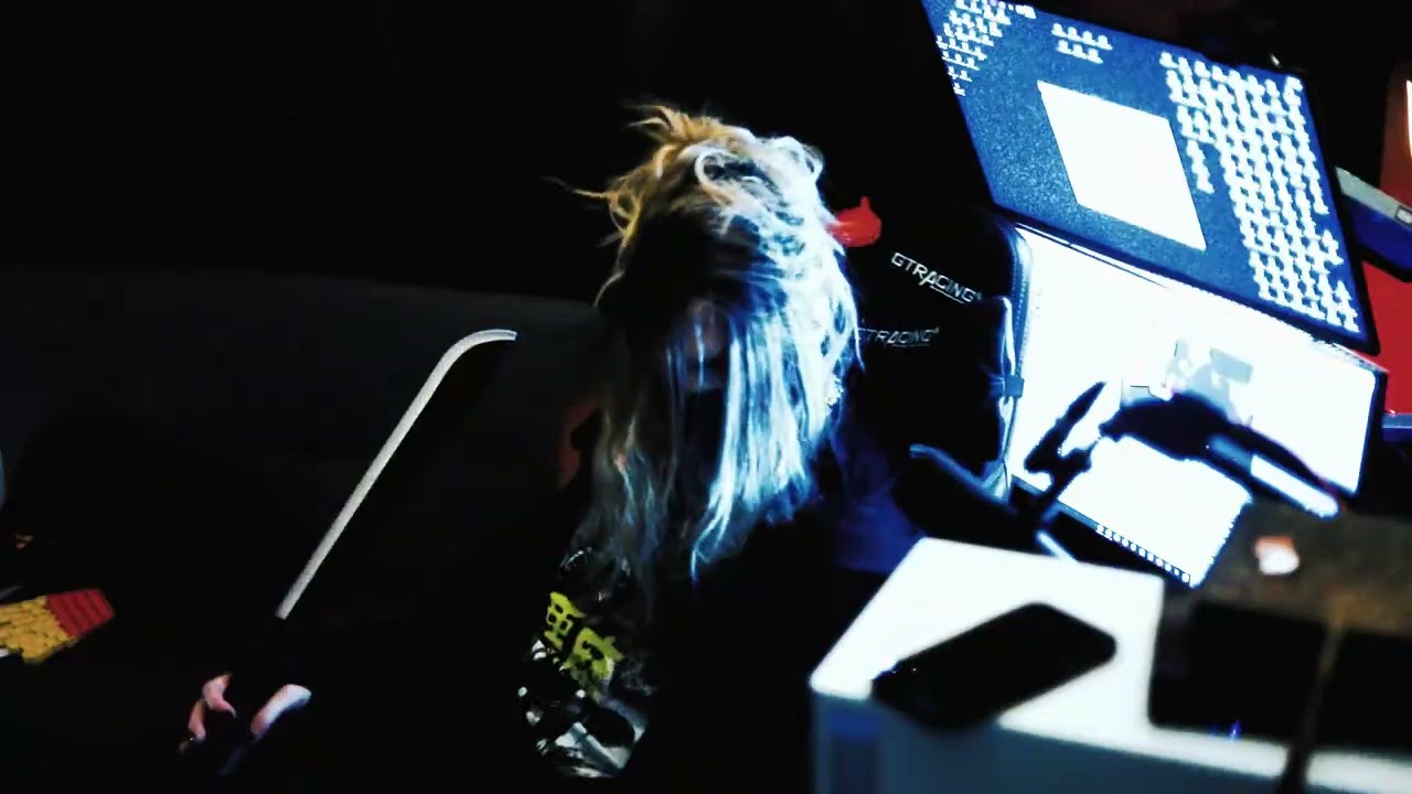 GASHUM - been thinking (Official Music Video) - YouTube