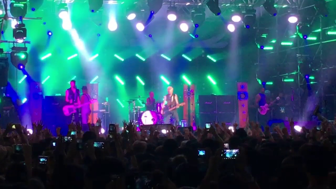 Sum 41 20170827 Taiwan Fireball fest - YouTube