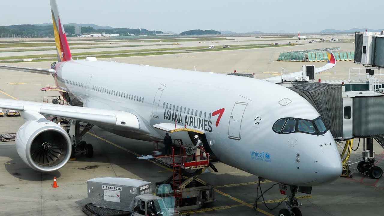 16/05/2017 OZ721 ICN-HKG Asiana Airlines A350-941Takeoff - YouTube