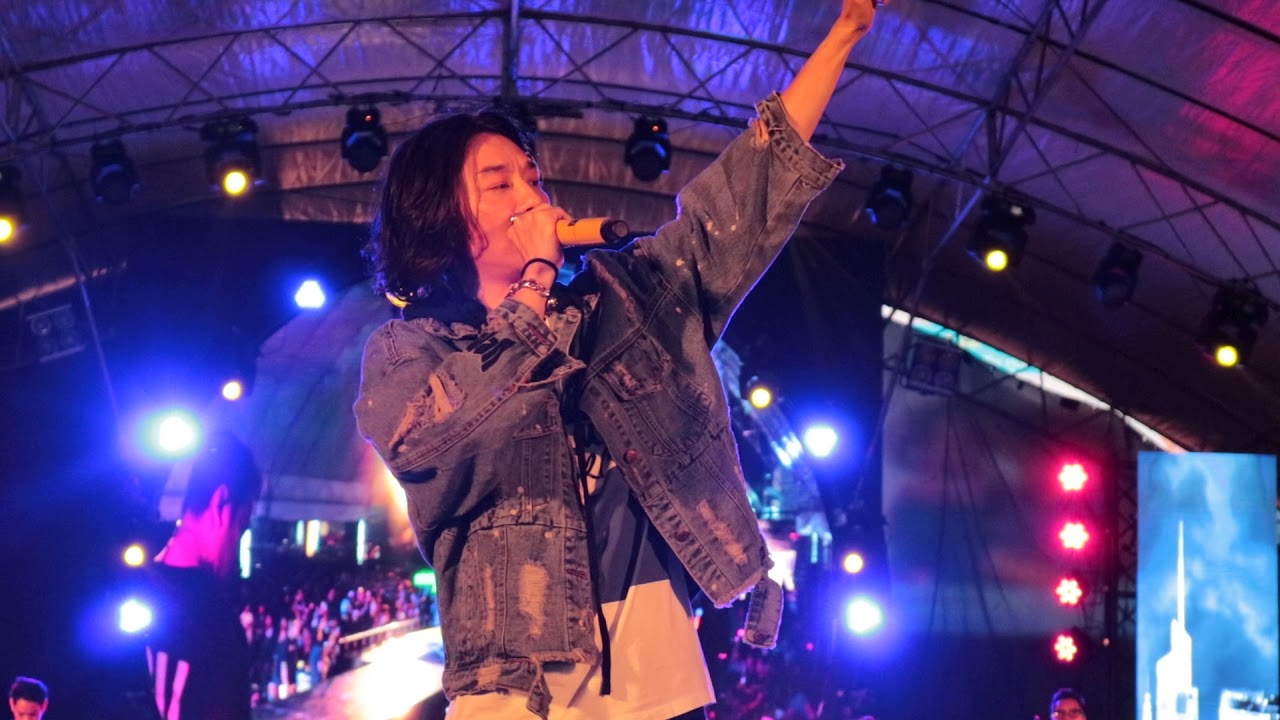 BOY PEACHMAKER - เรื่องบนเตียง x ส่วนเกิน [LIVE] @CENTRAL WORLD 7/4 ...