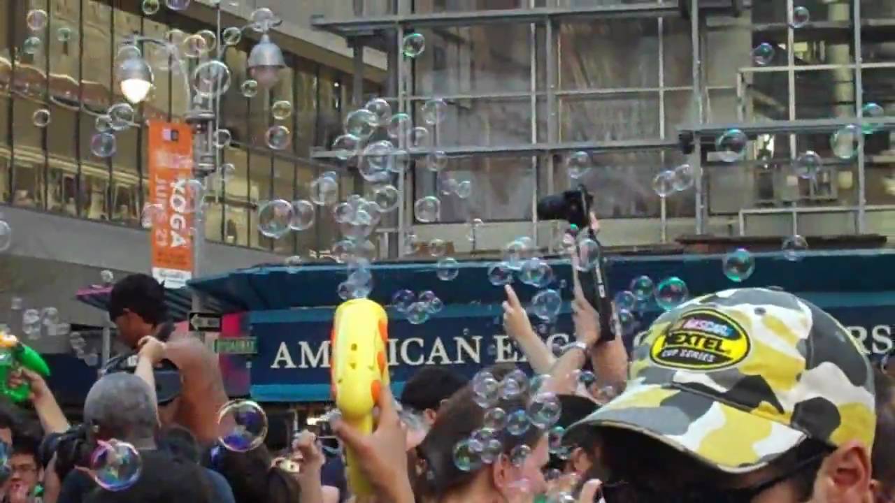 Bubble Battle NYC 2009 - YouTube