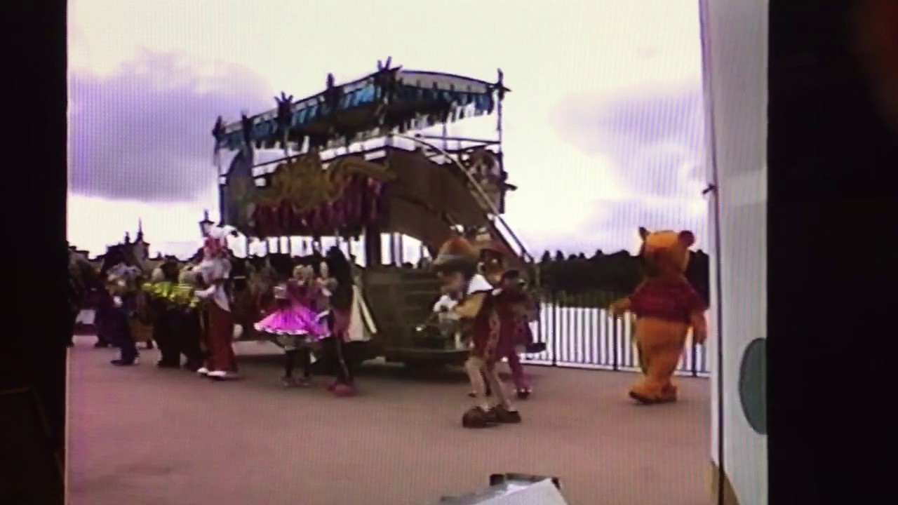 EPCOT character bus...1991 - YouTube