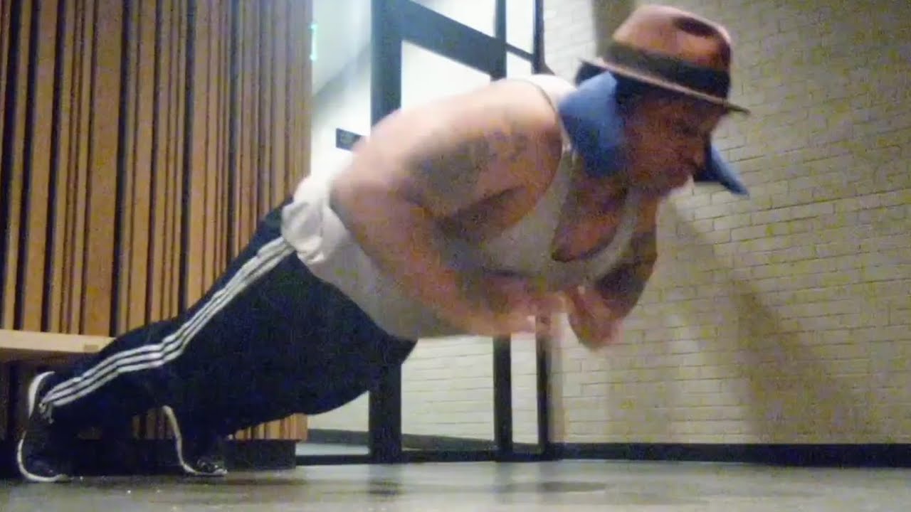 EXPLOSIVE CHEST TAP & CLAP PUSHUPS - YouTube
