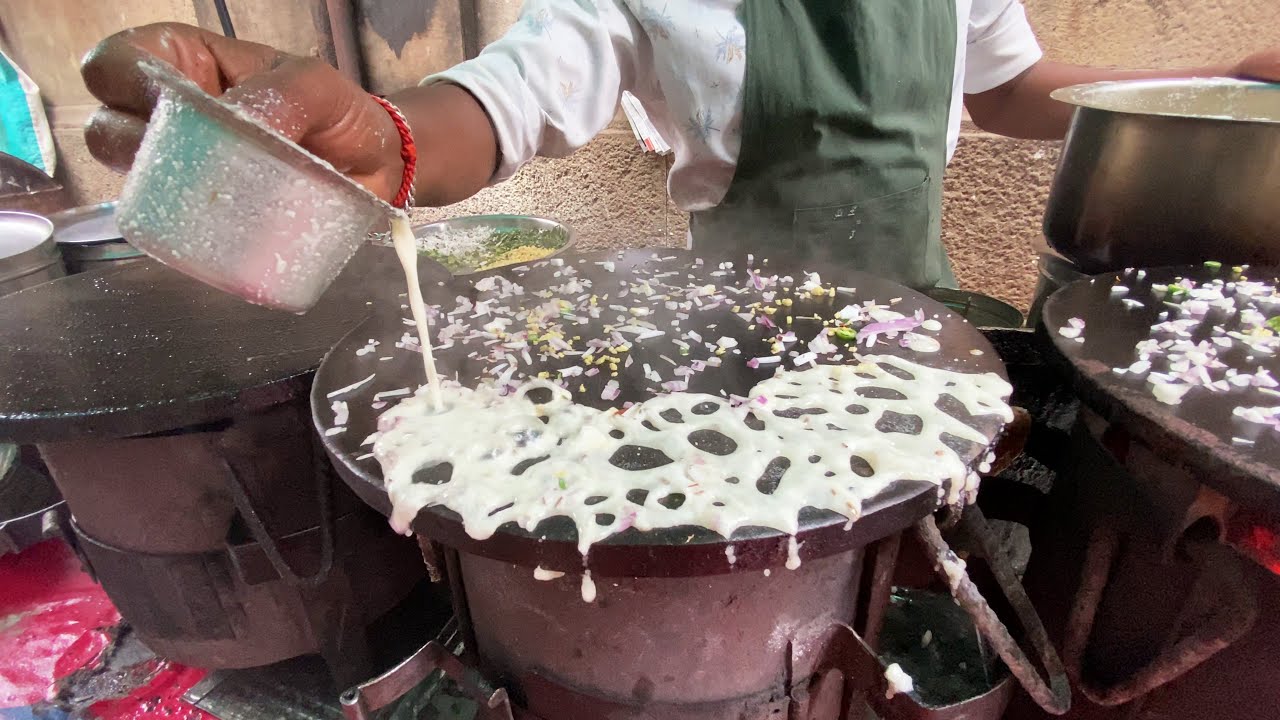 Mumbai's Crispy Rawa Dosa | South Indian Food @ Mumbai | Indian Street ...
