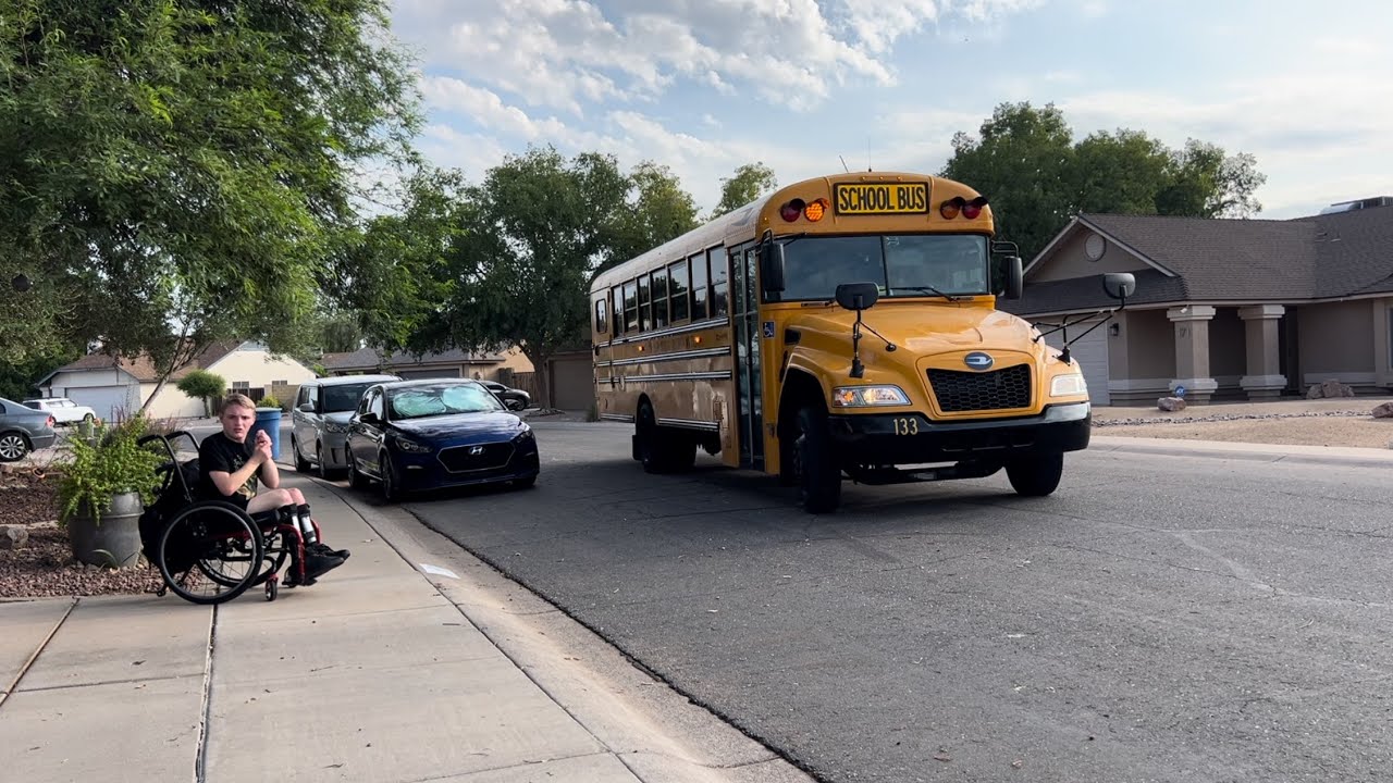 First day of school for the Sagan bus - YouTube