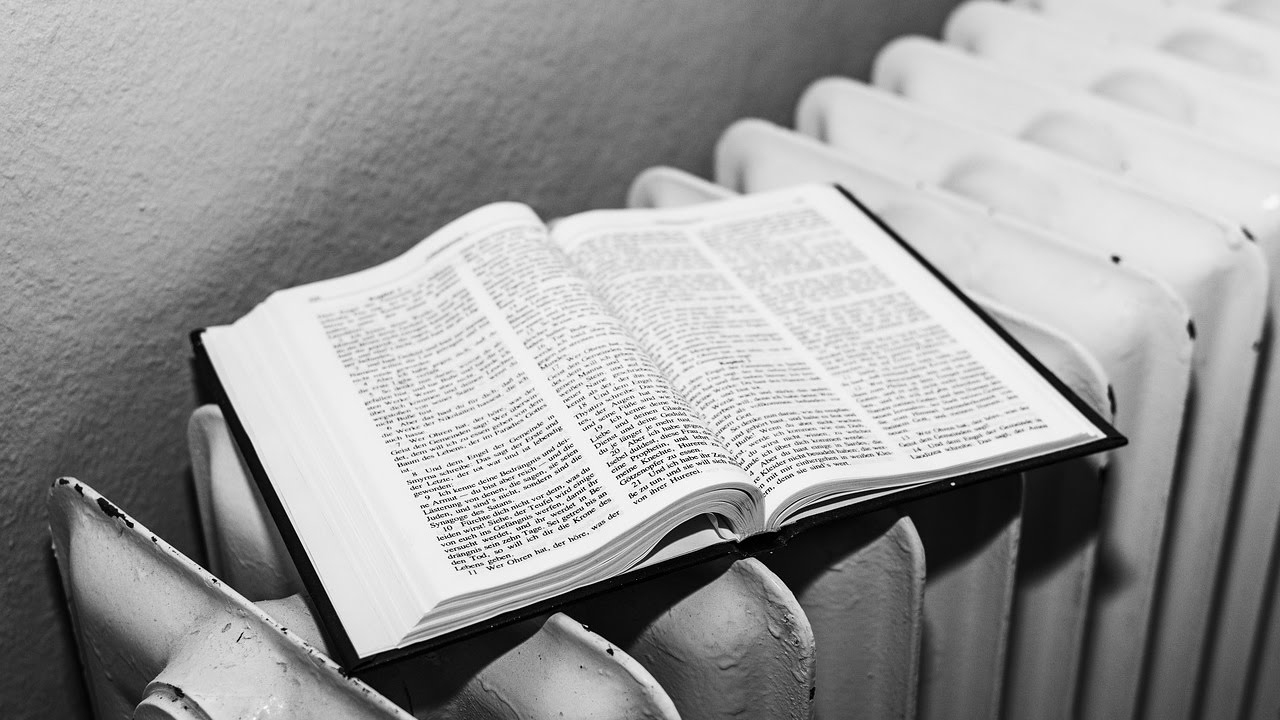 Openbaring 12 en 13 "de Vrouw, de Draak, de 2 Beesten" - YouTube