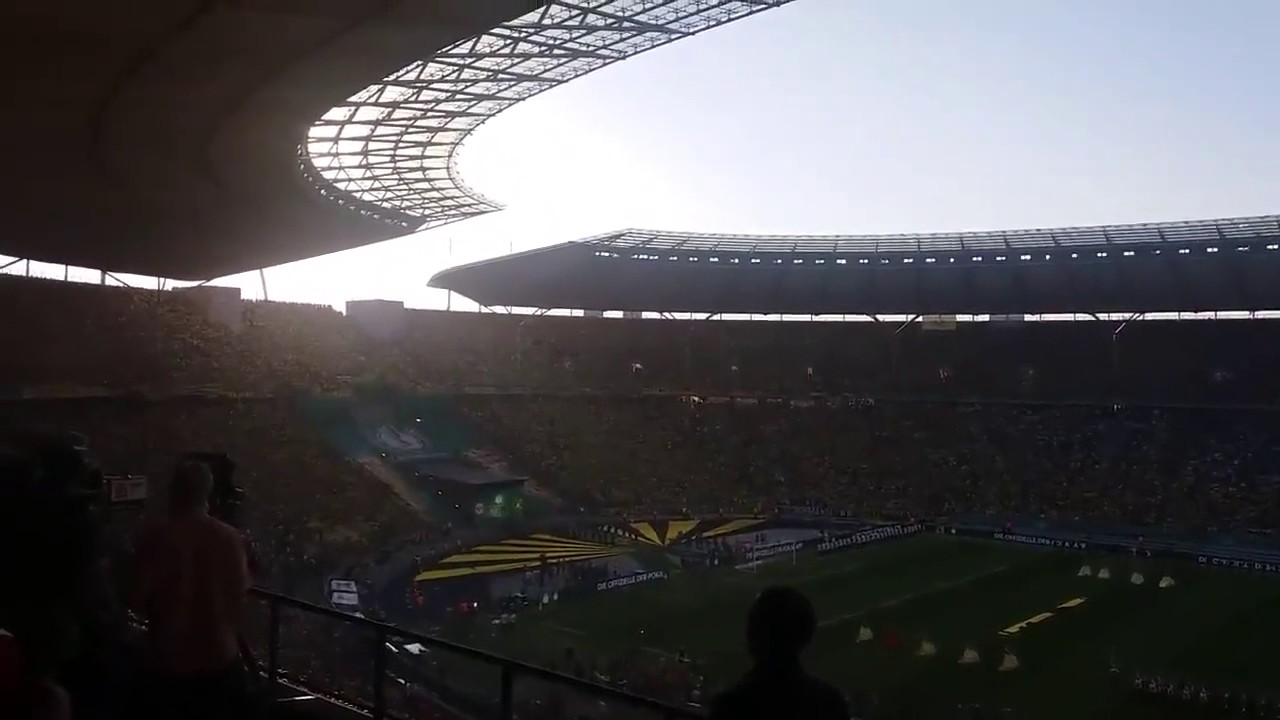 SCHEIß DFB! (BVB Dortmund vs. Eintracht Frankfurt) (Ultras) - YouTube