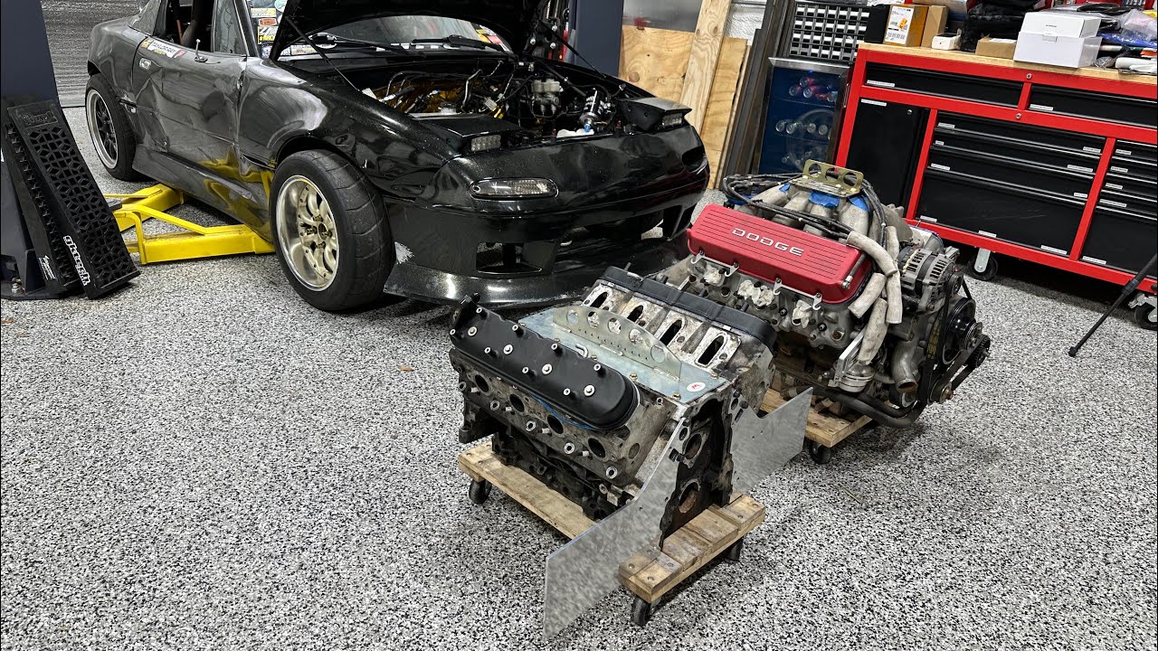 Buying a used NASCAR engine hidden for years. 830hp 9000rpm. - YouTube