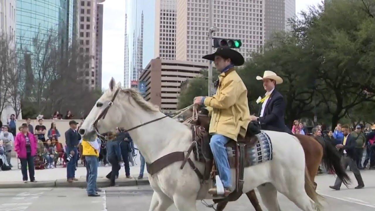 RodeoHouston parade preparations underway in downtown Houston - YouTube