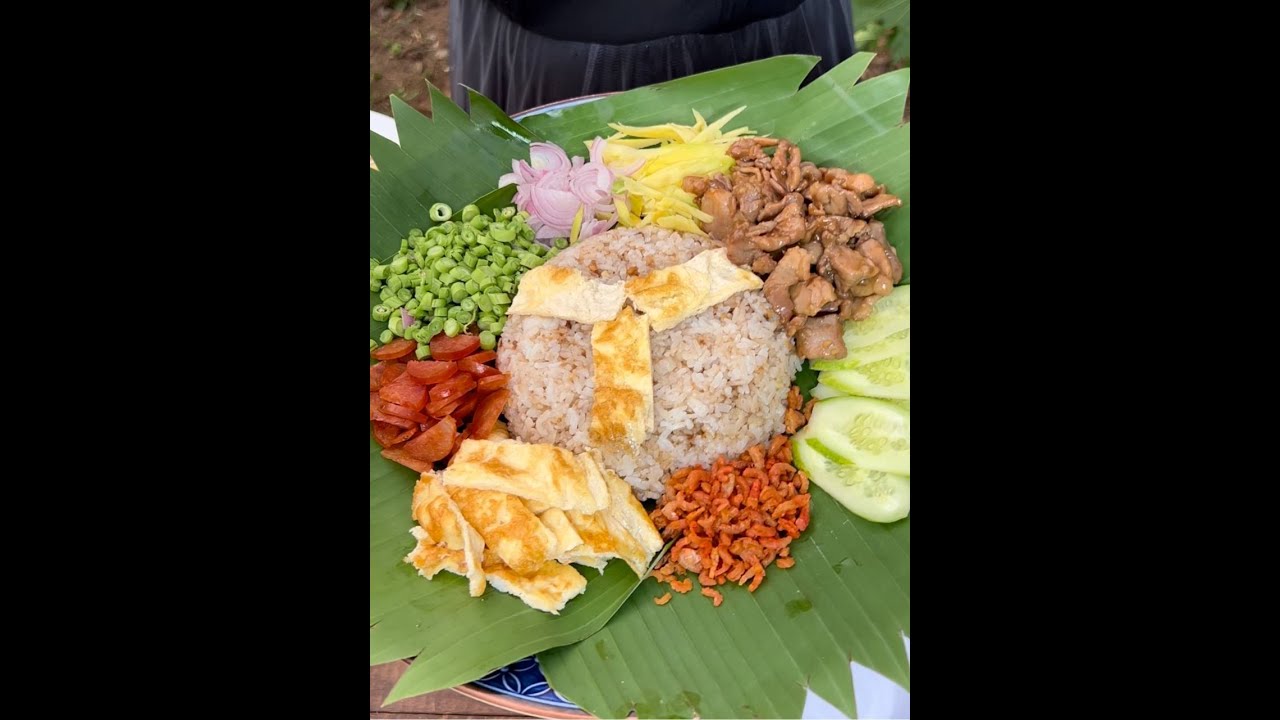វិធីធ្វើ បាយឆាកាពិ/How to make Chakapi rice - YouTube