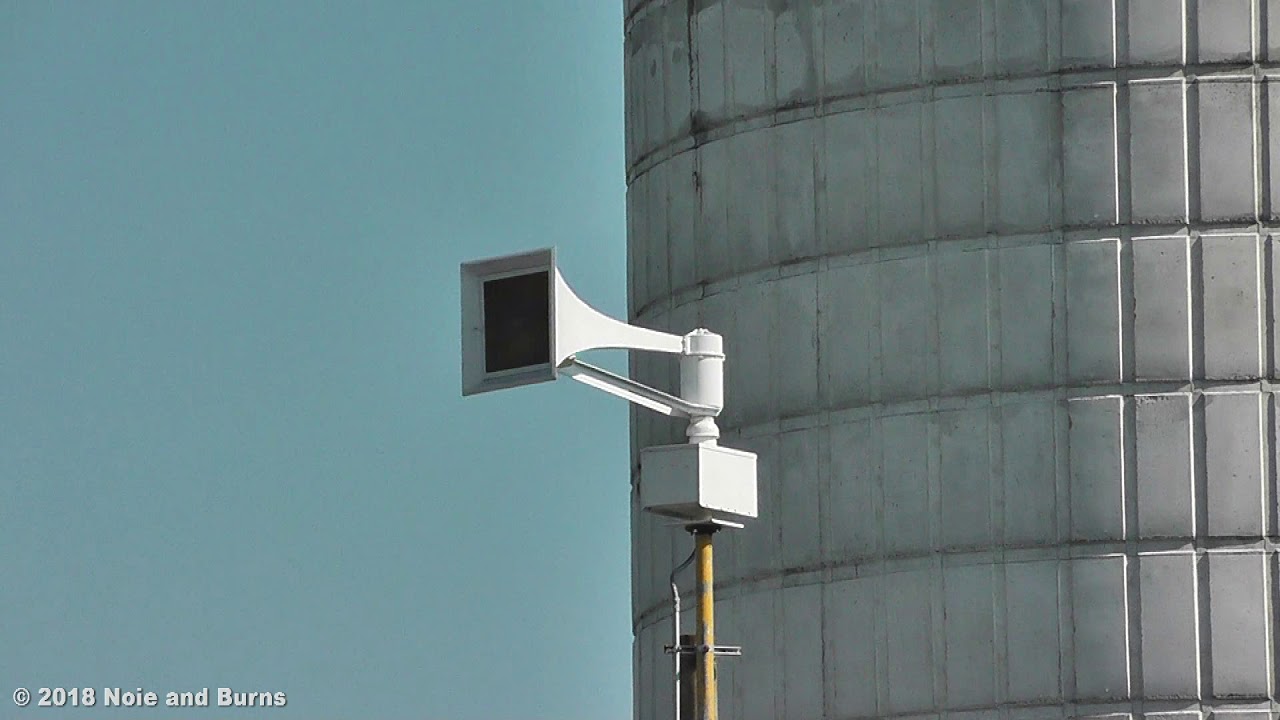 Thunderbolt 1000 Siren Test - West Unity, OH 9/3/18 - YouTube