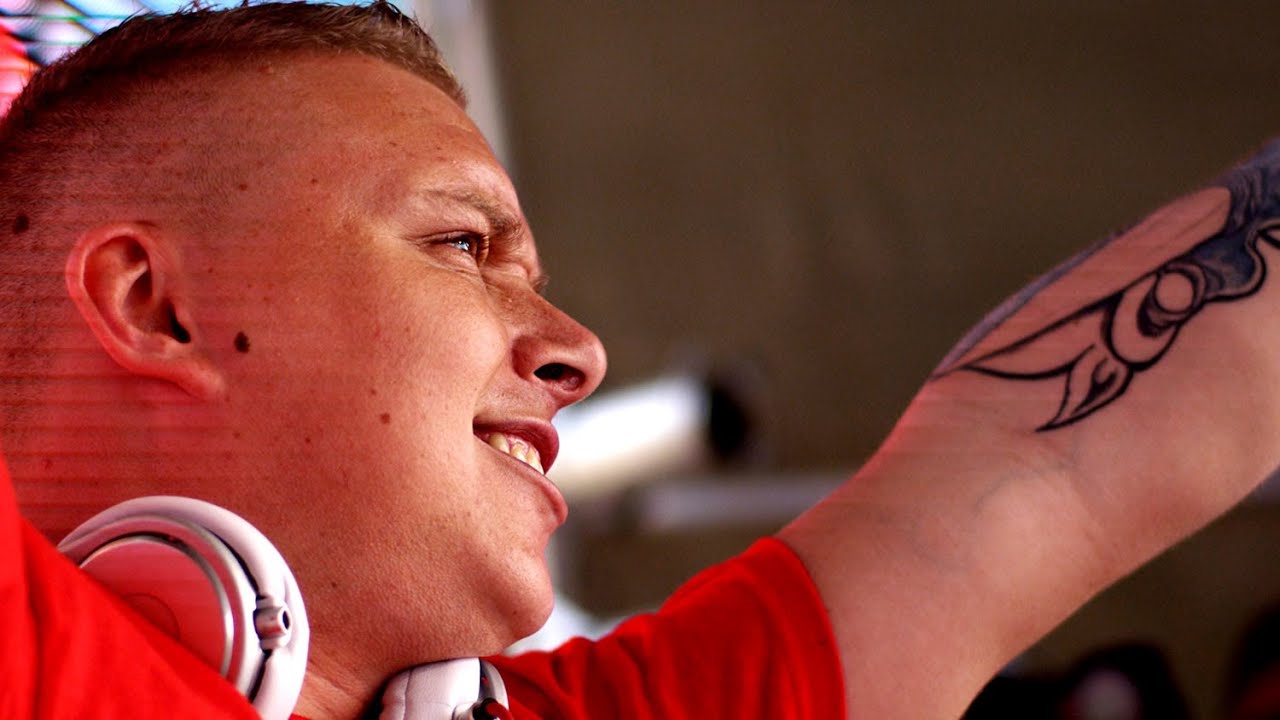 Tony Star ft. Sophie White - Livin For Tonight [Official Video] - YouTube