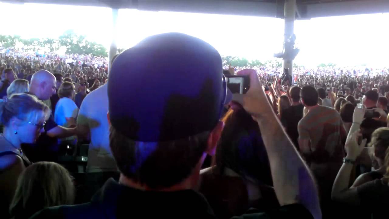 Tj touches Gavin.. - YouTube