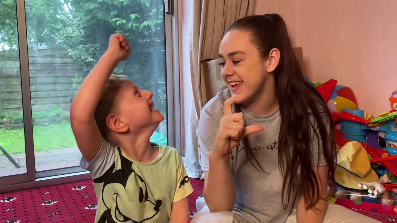 Sign along with us - Crawl - makaton & BSL - Jade and Christian Kilduff ...