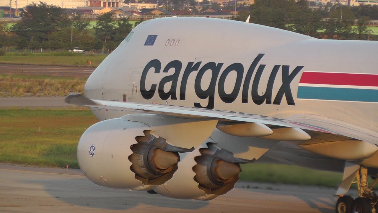 ジェットエンジンの美 " The Beautiful GEnx-2B67" Cargolux Boeing 747-8R7F/SCD LX ...