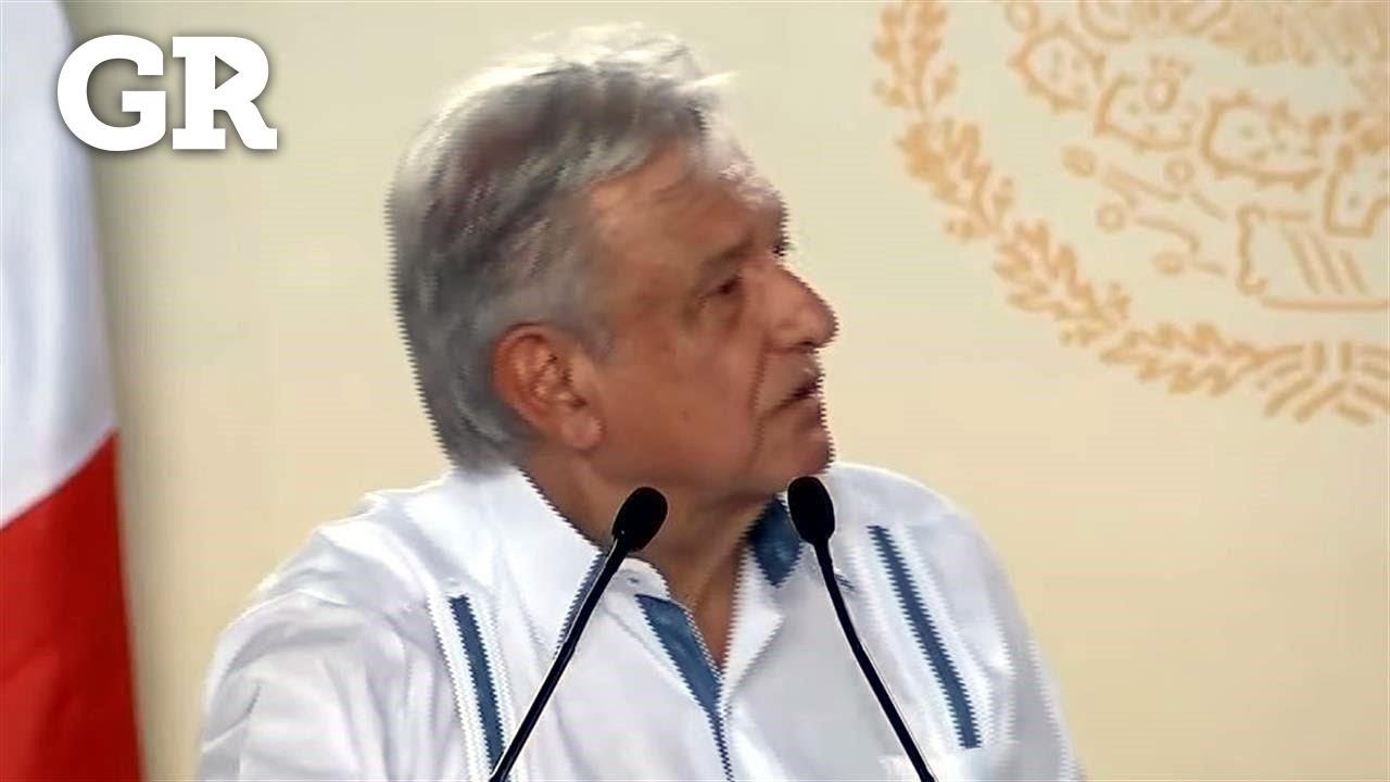 Se ríen en acto de AMLO y los cuestiona - YouTube