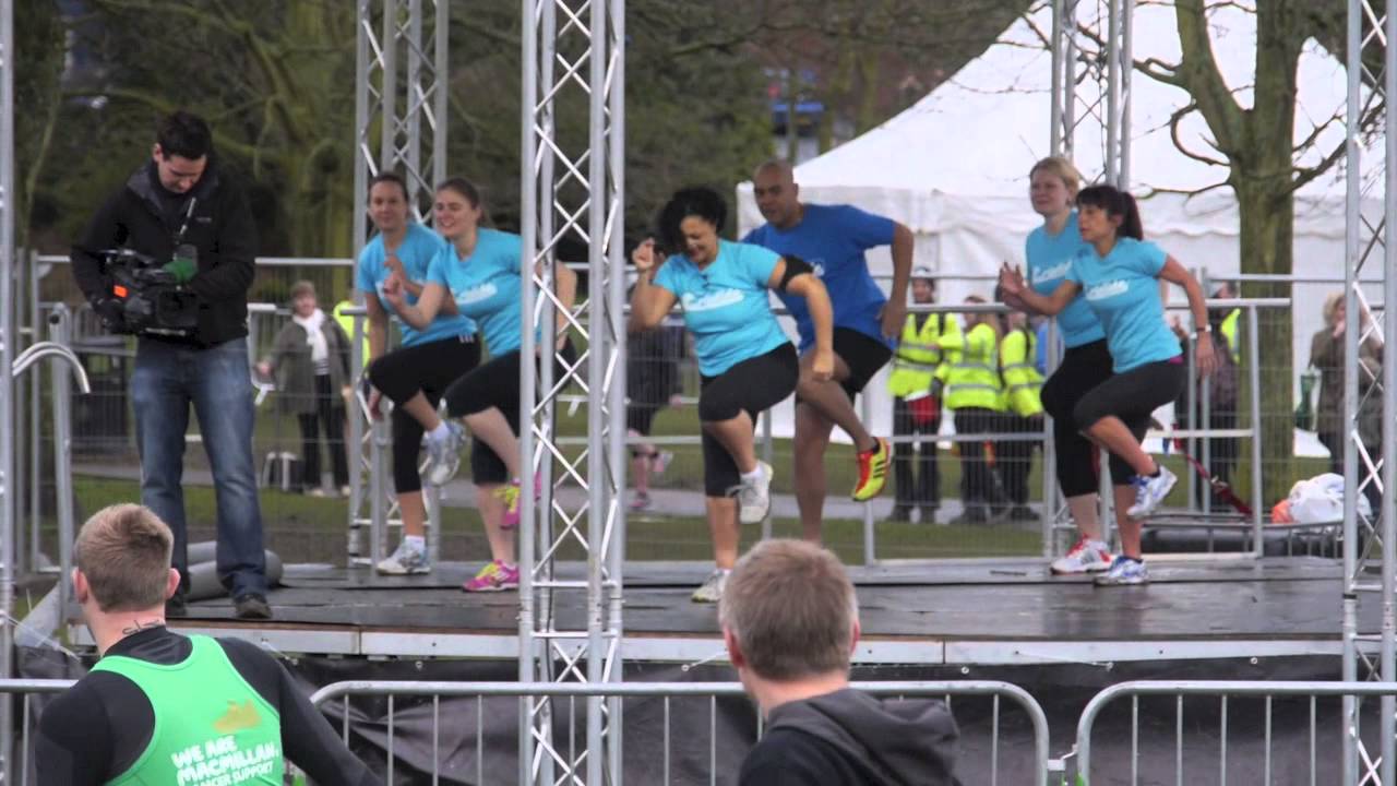 Brighton Marathon 2013 warm-up - YouTube