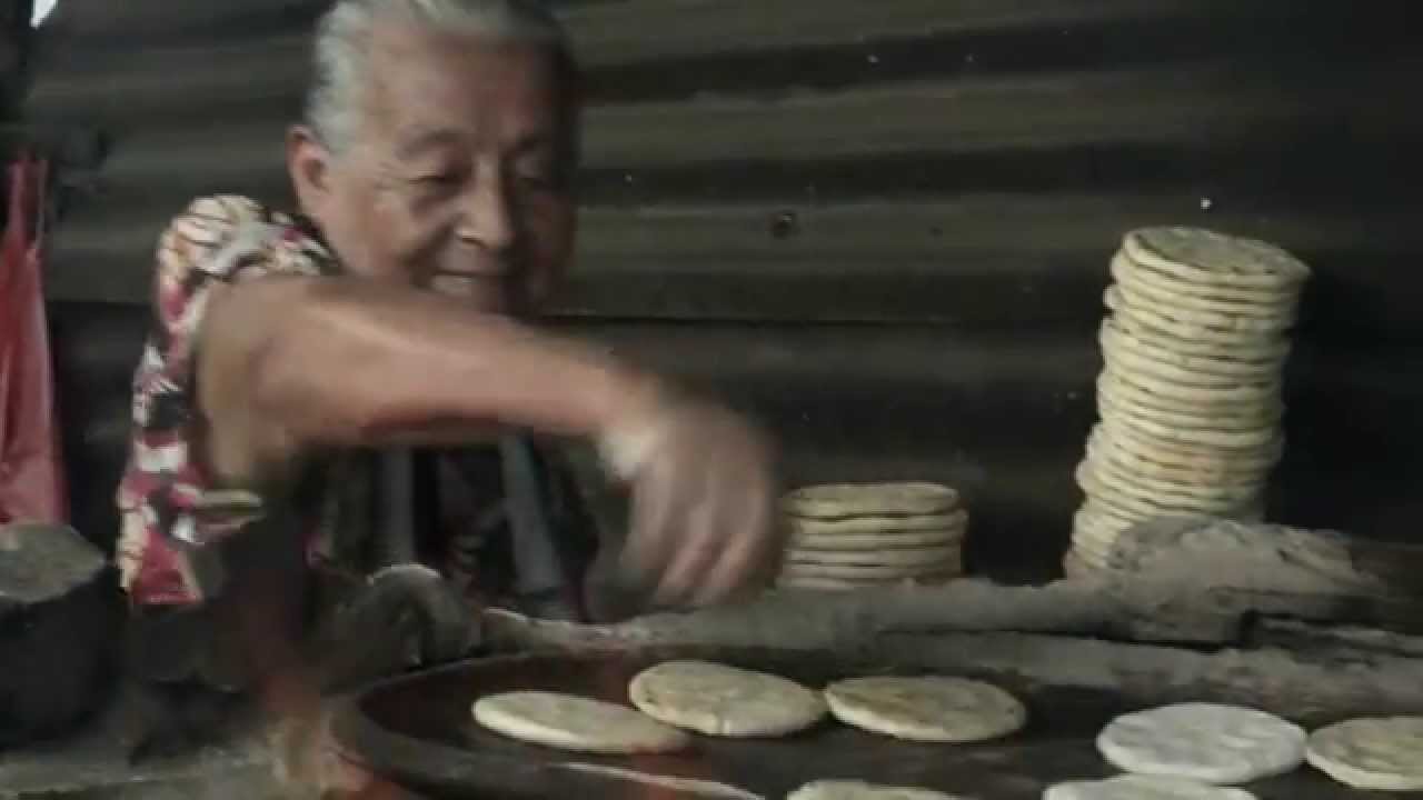 Kolashanpan - La bebida de El Salvador. - YouTube