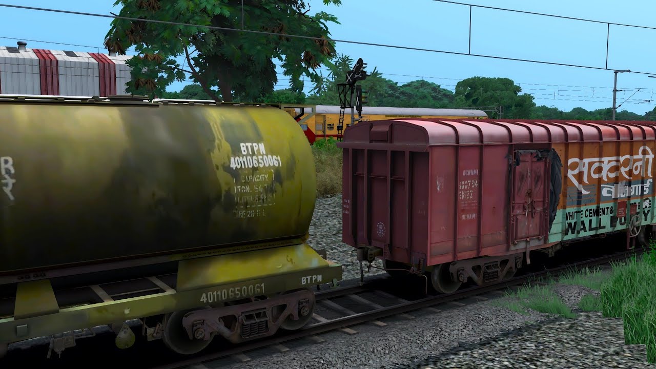 WDG4D DIESEL LOCOMOTIVE COUPLING OIL TANKER TO FREIGHT WAGONS | Railfans | electric trains - YouTube