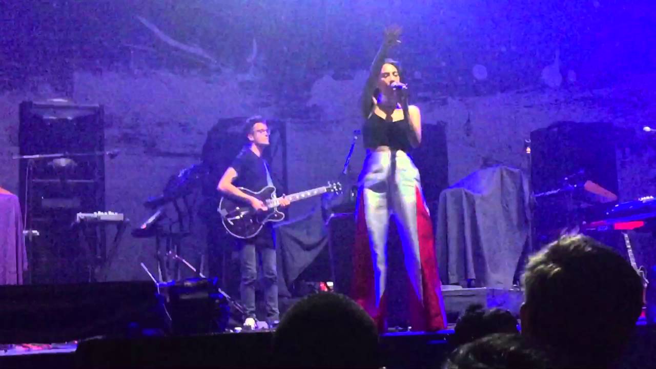 Tei Shi - Bassically live at The Shrine 1080p 60FPS - YouTube