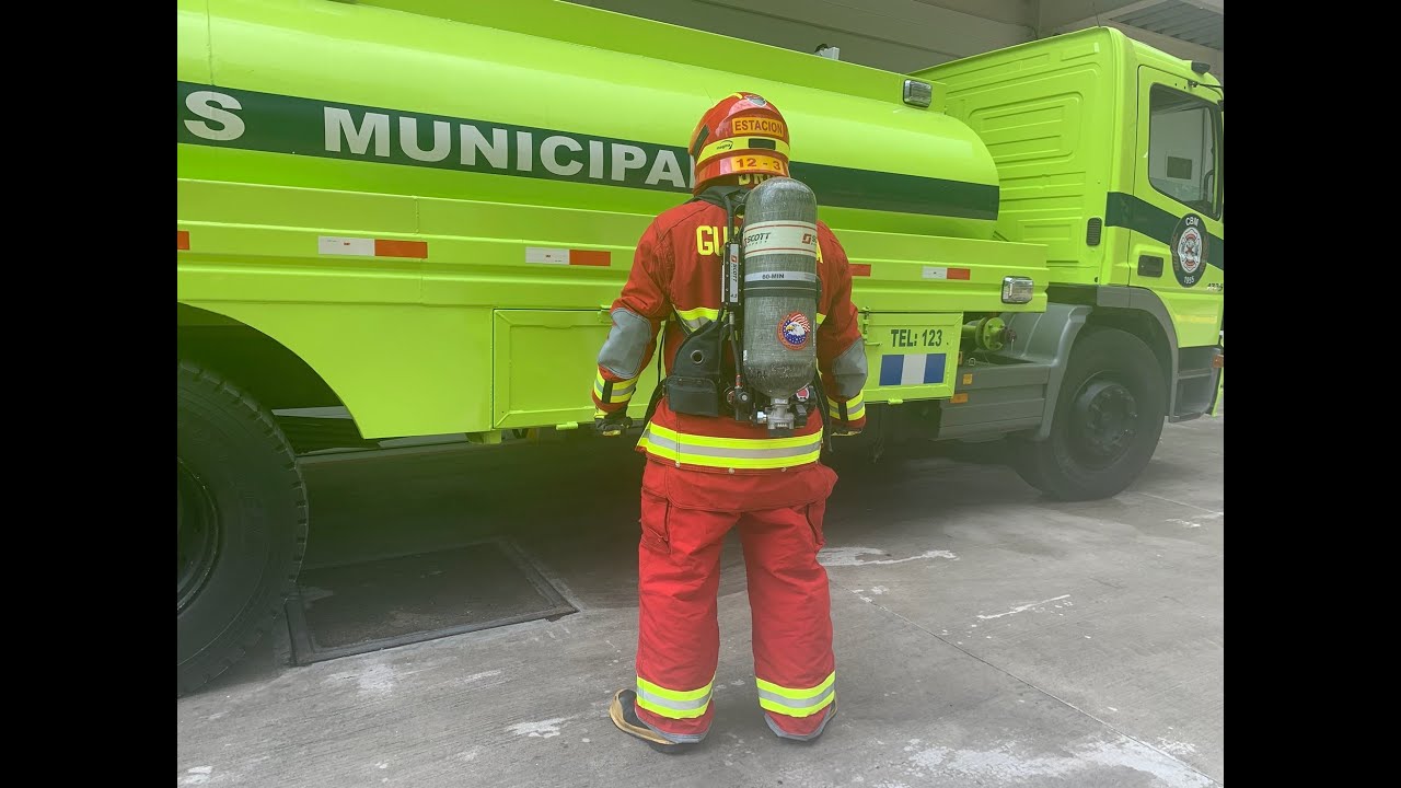 Cómo ponerse el EPP de incendios y el ARAC - YouTube