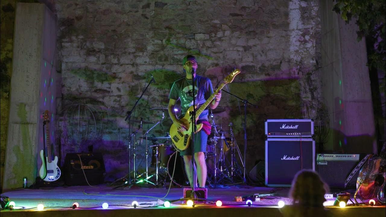 Czabányi Attila - Pea (R.H.C.P. cover) - Tokaj LIVE! 2024 - Prés Borbár 07.05. - YouTube