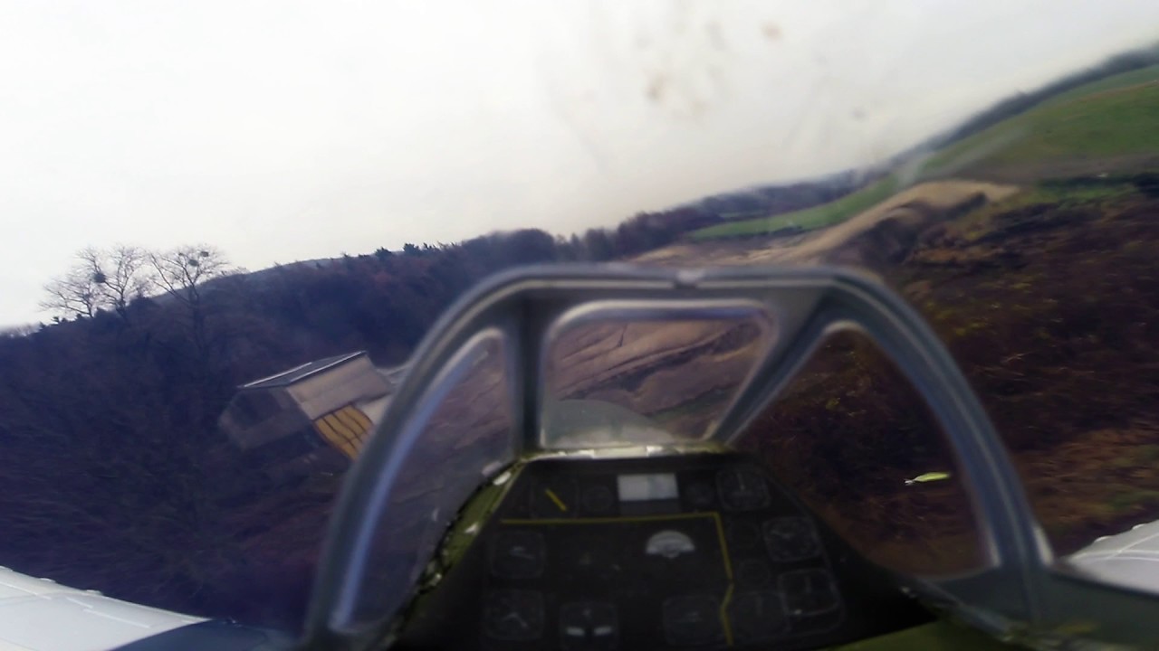 Super Fast Fly-Bys and Touch & Gos with E-flite´s P-51D Mustang - YouTube