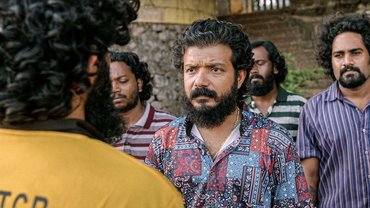 നിന്നെ ഇവിടെയിട്ട് തീർക്കാനാ അവരുടെ പരുപാടി | Sreenath Bhasi | Movie ...
