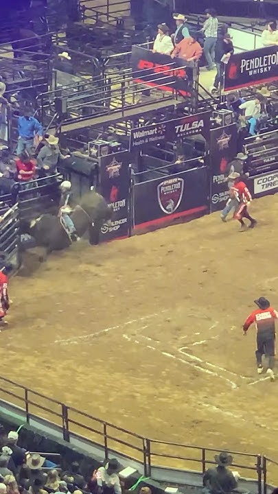 PBR Buck off! @pbr #pbrbullriding #pbr - YouTube