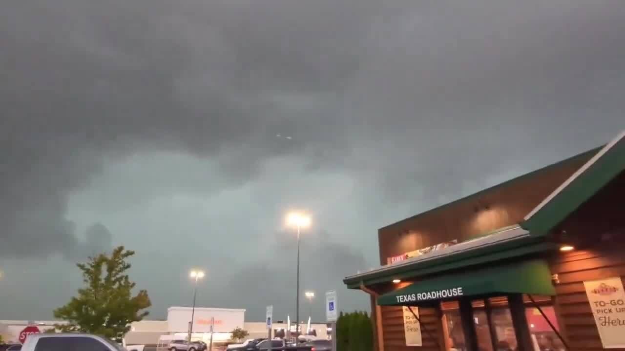 'Destructive' storm brings 90 MPH wind gusts to Iowa - YouTube