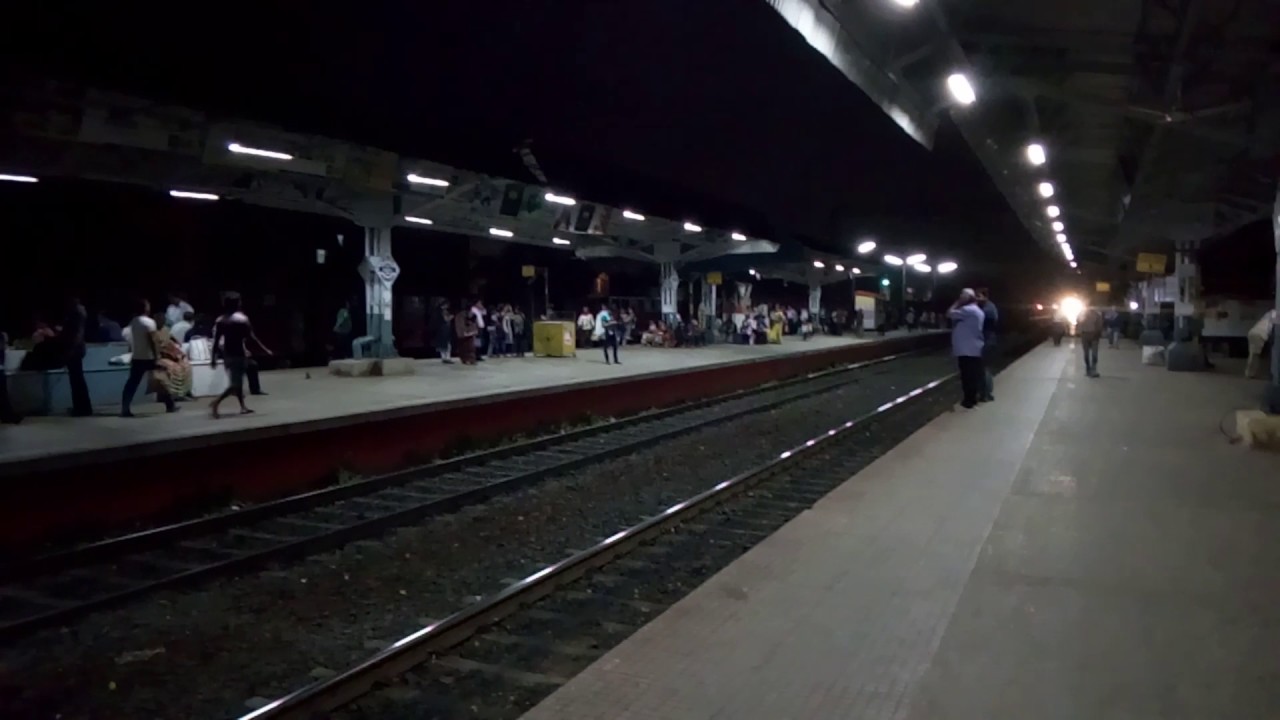 Konnagar station passing Howrah katwa local - YouTube